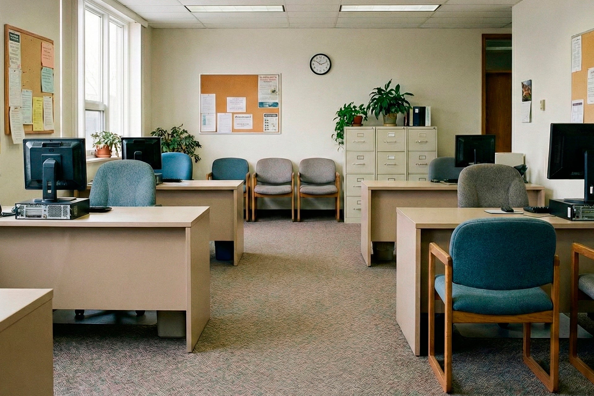 5 Signs it’s time for a furniture refresh in your Perth office