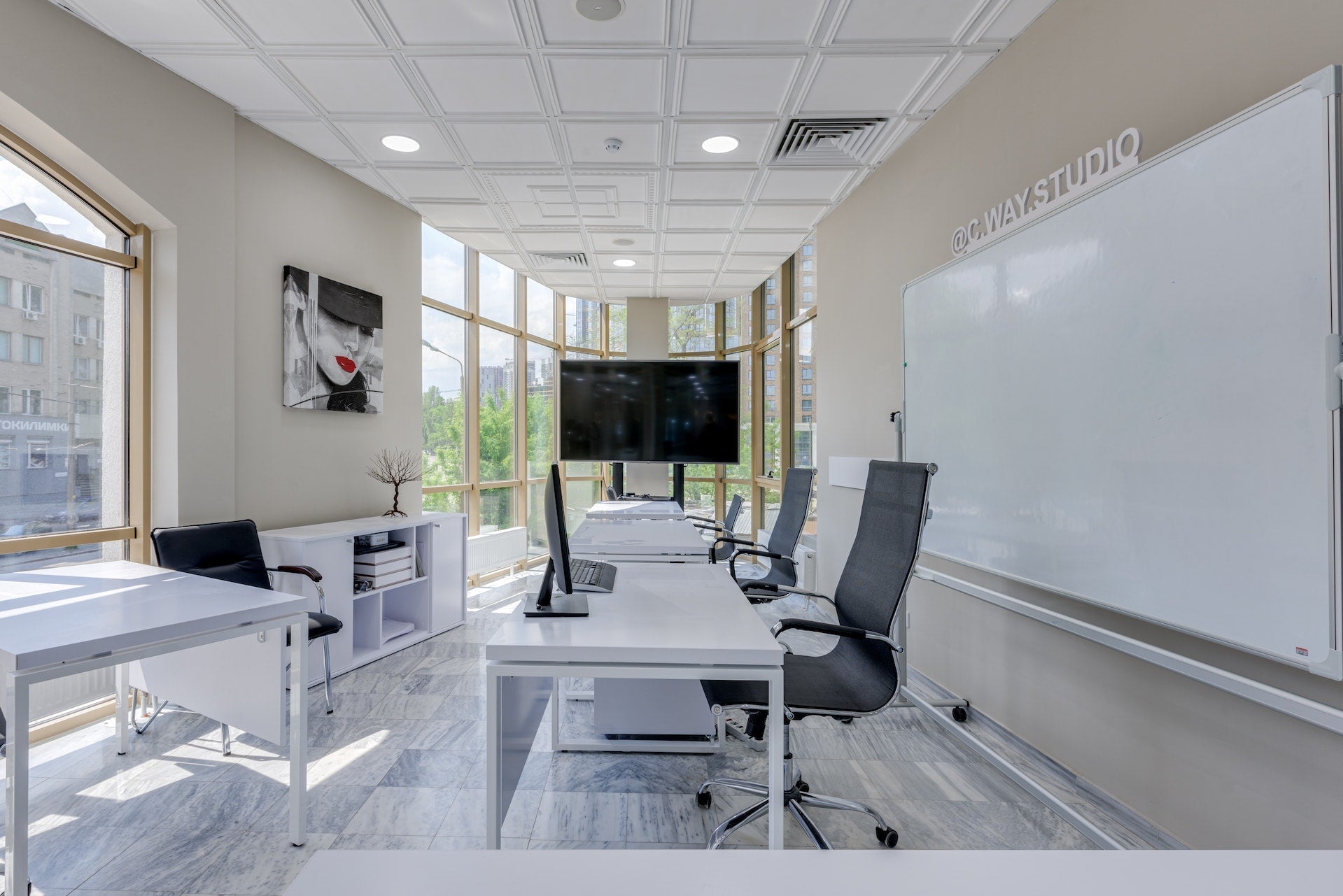 Innovative Materials, Enduring Comfort: The Future of Office Chairs in